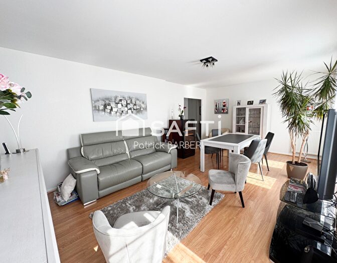 Appartement à vendre - Courdimanche - 4 pièces - 3 chambres