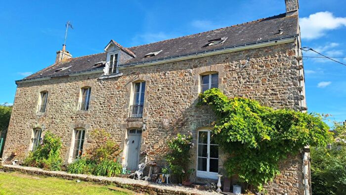 Maison à vendre - Guémené-sur-Scorff - 8 pièces - 5 chambres