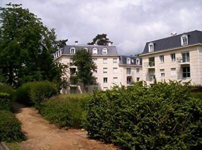Appartement à louer - Les Lycées-La Forêt-Le Château, Chantilly - 4 pièces