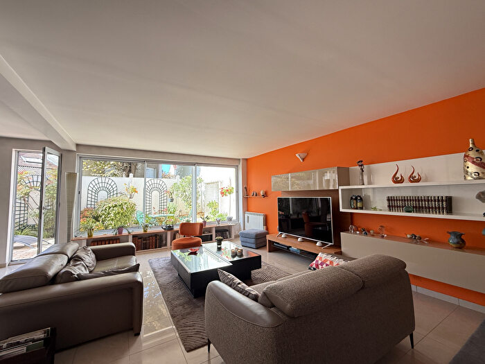 Appartement à vendre - Melun, Rive de Seine, Sud - 7 pièces - 4 chambres