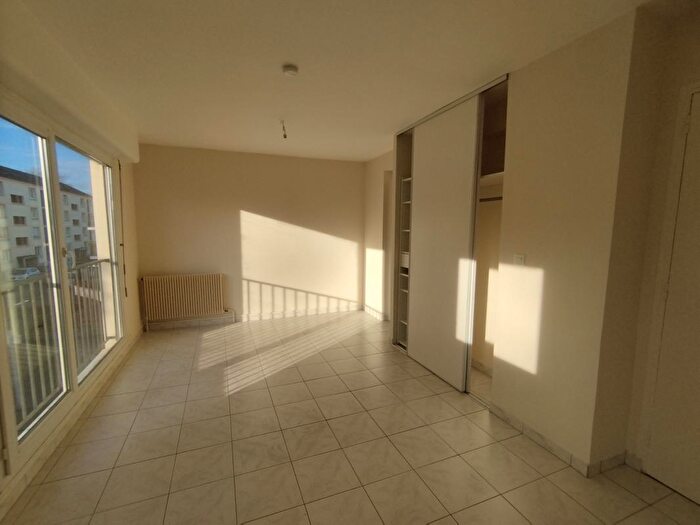 Appartement à louer - Saint-Jean-de-Braye, Centre-ville - 2 pièces - 1 chambre