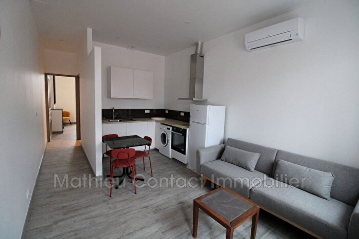 Appartement 2 pièces à Beaucaire, Nîmes, à louer