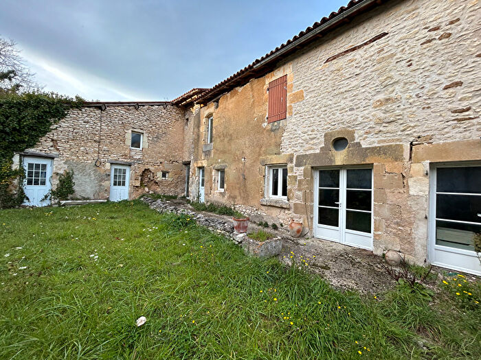 Maison à vendre - Jaunay-Clan - 11 pièces - 4 chambres