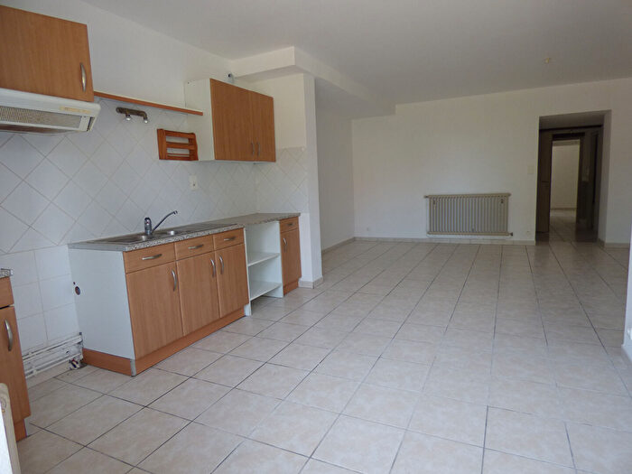 Curciat-Dongalon : Appartement 3 pièces à louer