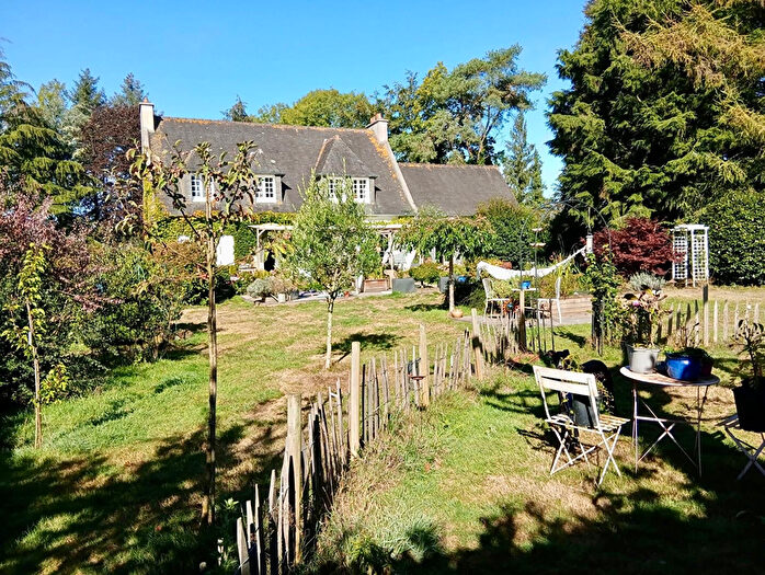 Maison 11 pièces à vendre à Scrignac