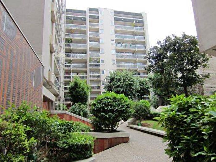 Appartement à louer - Grandes Carrières-Clichy, Paris ème arrondissement - 4 pièces - 3 chambres