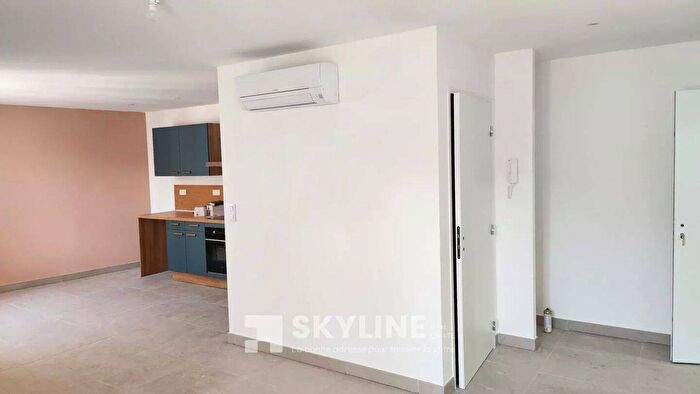 Appartement à louer - Saint-Cannat - 2 pièces - 1 chambre