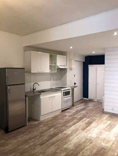 République, Aurillac : Appartement 3 pièces à louer