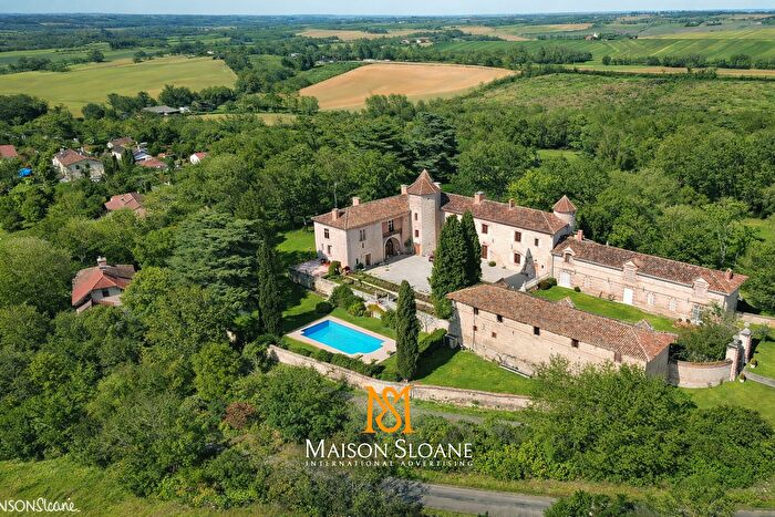 Maison à vendre - LIsle-Jourdain - 20 pièces - 7 chambres