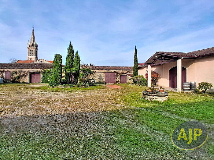 Maison 10 pièces à vendre à Saint-Christoly-Médoc