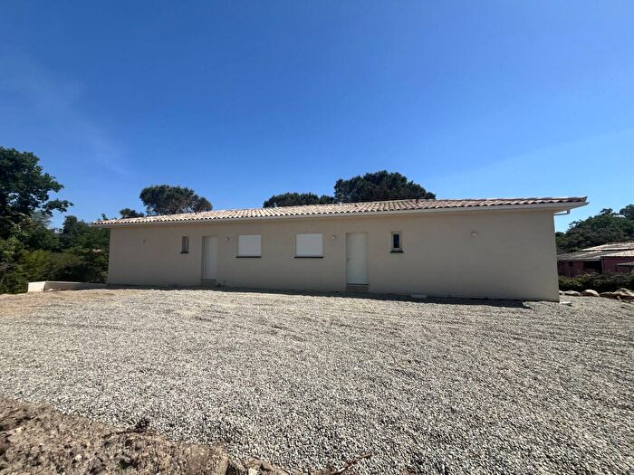 Appartement à louer - Prunelli-di-Fiumorbo - 3 pièces - 2 chambres