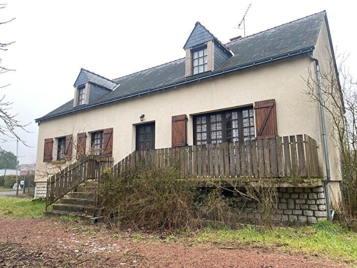 Maison 5 pièces à vendre à Distré