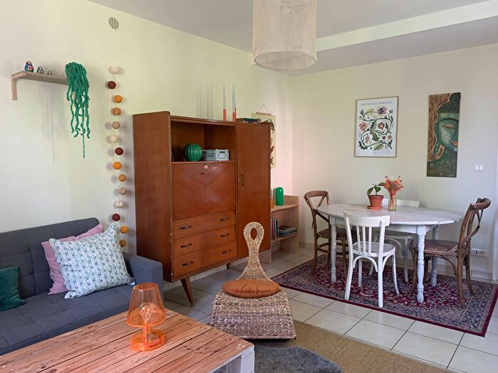 Maison à louer - Jonzac - 3 pièces - 2 chambres