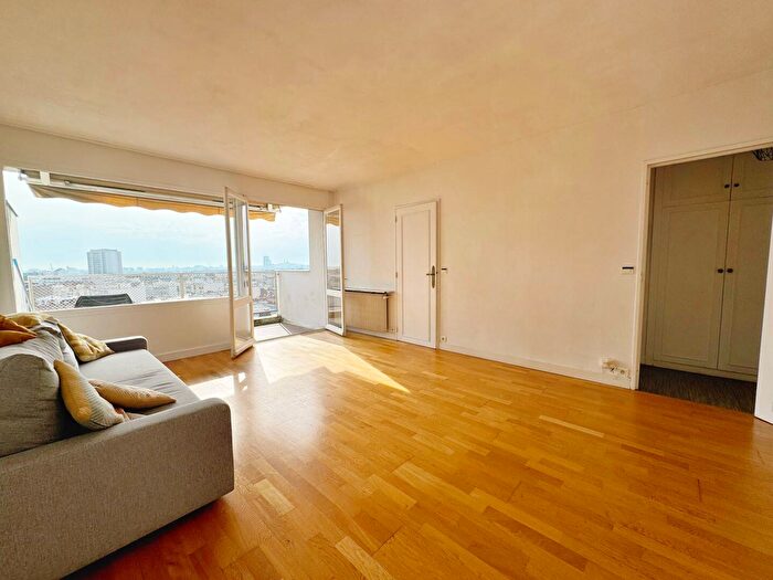 Appartement à louer - Courbevoie - 2 pièces - 1 chambre