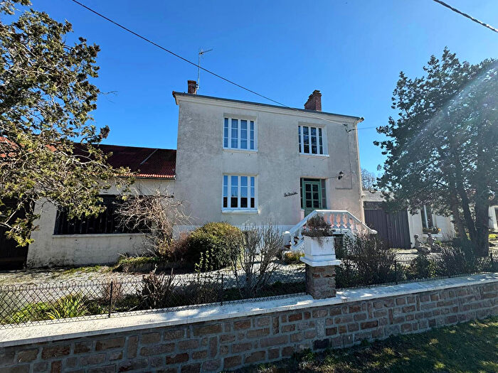 Maison à vendre - Saint-Léger-Magnazeix - 7 pièces - 3 chambres
