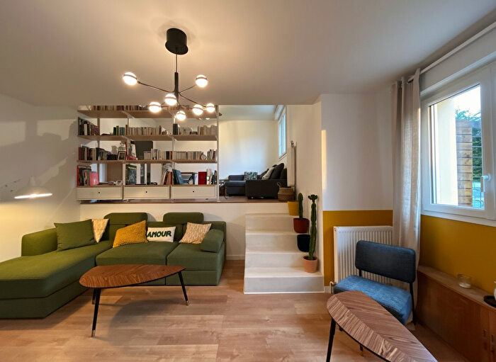 Maison 7 pièces à La Mézière, à vendre
