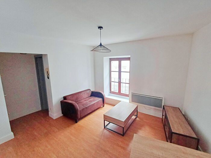 Appartement à vendre - Aubenas, Centre-ville - 2 pièces - 1 chambre
