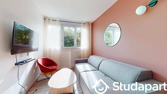 Appartement à louer - Nord, Lîle-Saint-Denis - 1 pièce - 3 chambres