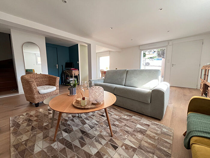 Maison 6 pièces à Crevin, à vendre