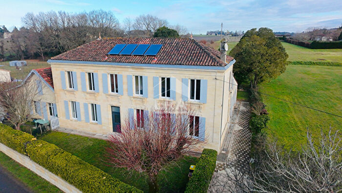 Maison à vendre - Bayon-sur-Gironde - 9 pièces - 5 chambres