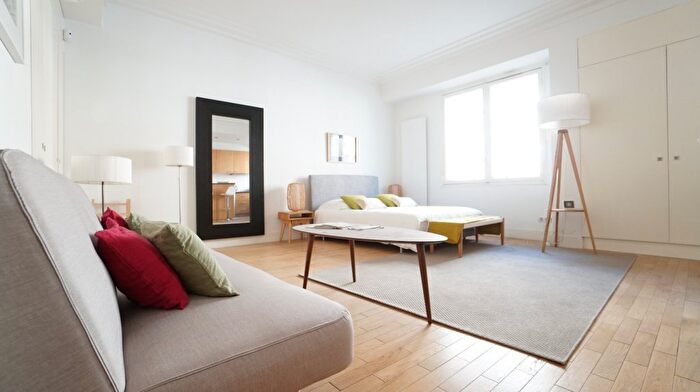 Nice, Promenade des Anglais, Rue de France : Appartement 1 pièce à louer