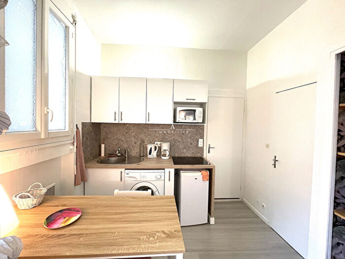 Appartement à vendre - Bagnères-de-Luchon - 2 pièces - 1 chambre