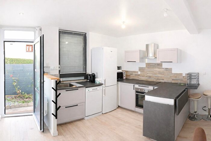 Maison à louer - Saint-Étienne, Méons, Le Soleil, Châteaucreux, Saint-François - 2 pièces - 1 chambre