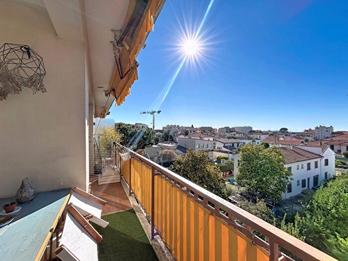Appartement 2 pièces à vendre à Saint-Laurent-du-Var, Galinières, Pomarels