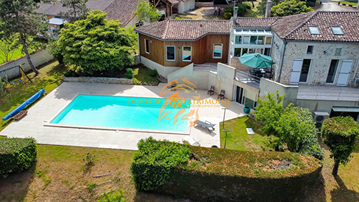 Maison à vendre - Dignac - 8 pièces - 5 chambres