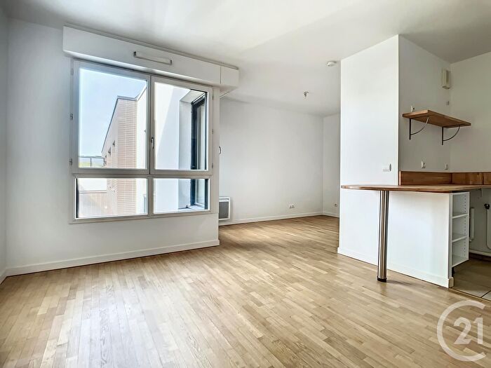 Appartement 1 pièce à Issy-les-Moulineaux, Les Iles, La Ferme, à louer