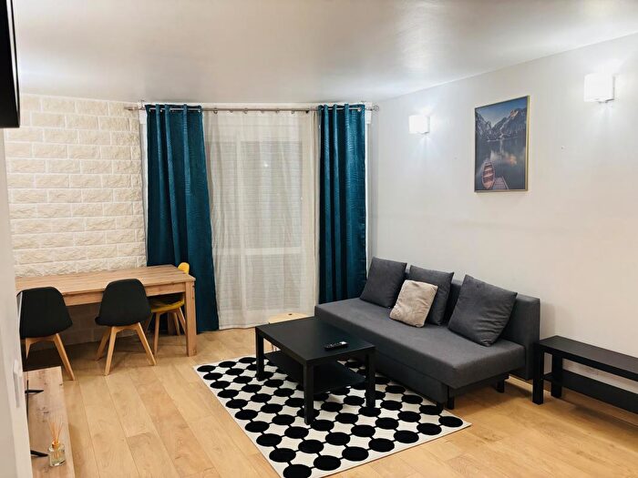 Appartement à louer - Longjumeau, Colucci, Sud - 1 pièce - 1 chambre