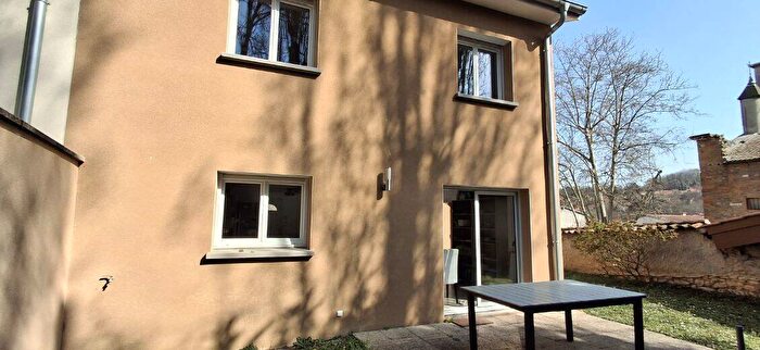 Maison à louer - Fontaines-Saint-Martin - 5 pièces - 4 chambres