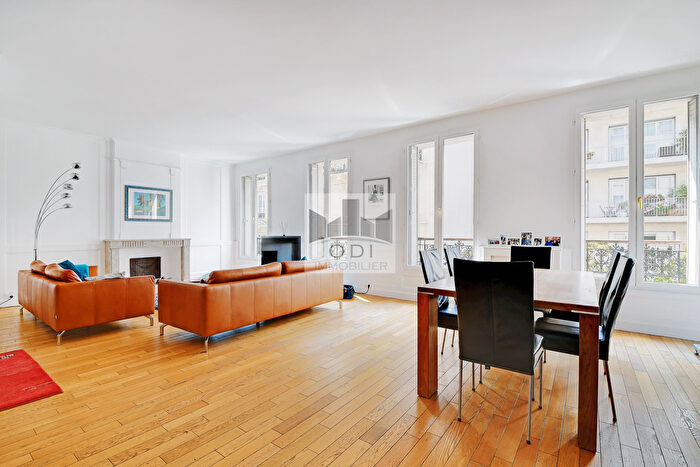 Paris 16ème, Porte de Saint-Cloud, Auteuil-Sud : Appartement 5 pièces à louer