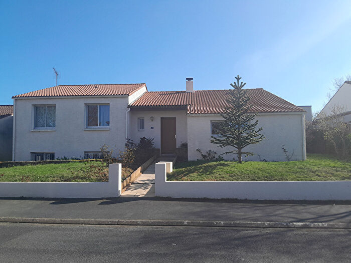 Maison à vendre - Saint-Hilaire-de-Loulay - 7 pièces - 4 chambres