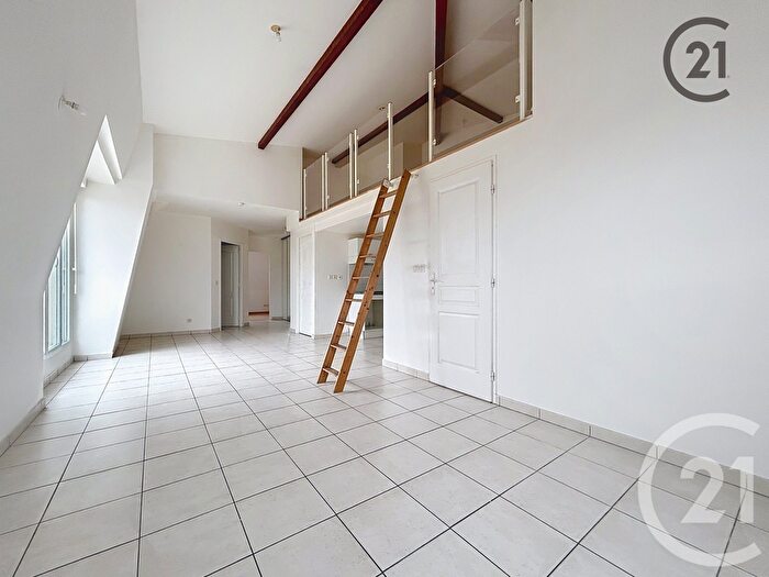 Appartement à vendre - Montereau-Fault-Yonne, Ville basse - 3 pièces - 2 chambres