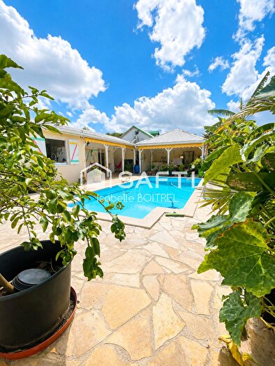 Maison 5 pièces à Sainte-Rose, à vendre