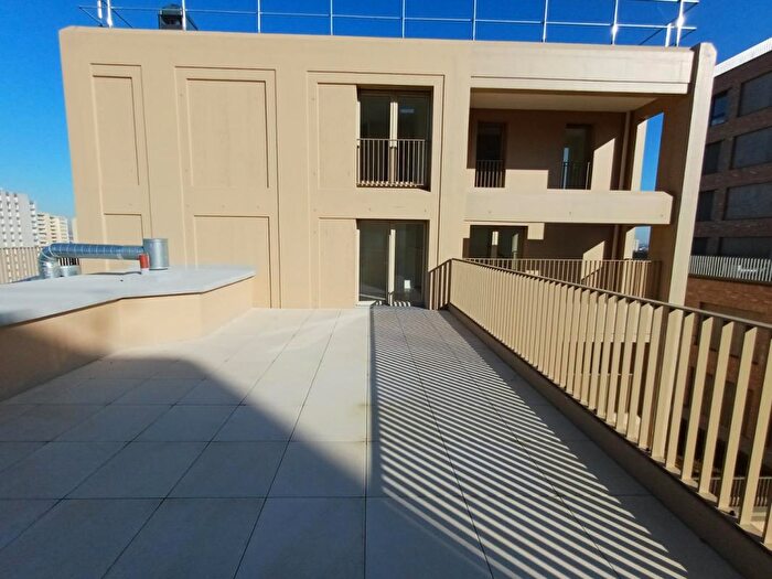 Appartement à louer - Bobigny, Centre-ville - 5 pièces - 7 chambres