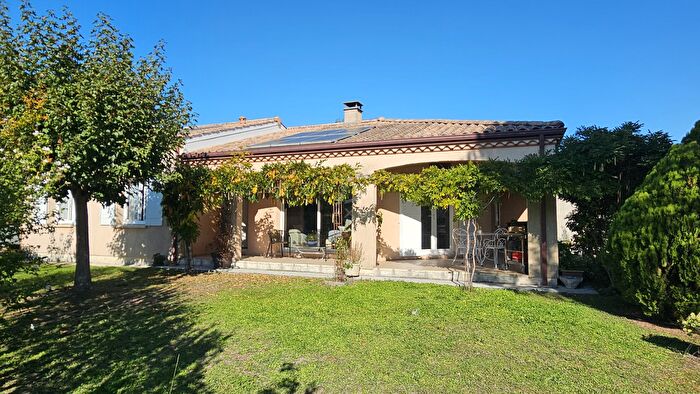 Maison à vendre - Saint-Denis-de-Pile - 5 pièces - 3 chambres