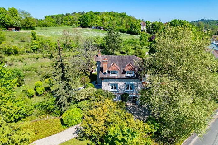 Saint-Pierre-lès-Nemours : Maison 5 pièces à vendre