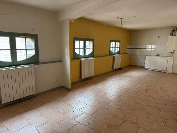 Appartement à vendre - Beaucaire, Centre-ville - 3 pièces - 2 chambres