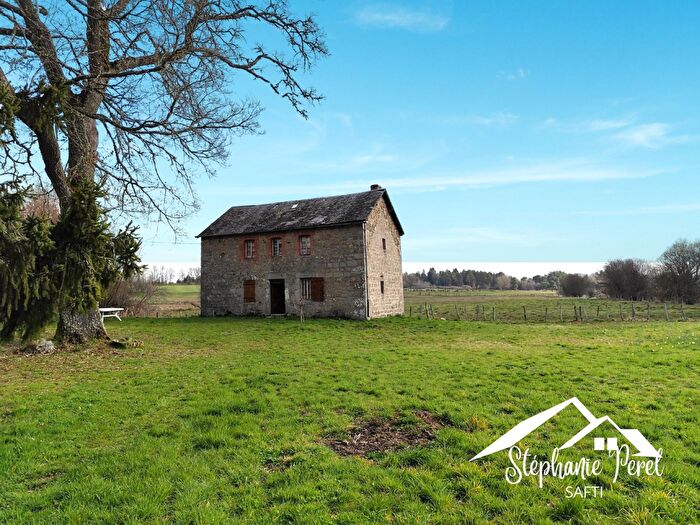 Maison à vendre - Flayat - 3 pièces - 1 chambre
