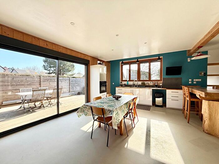 Maison à vendre - Saint-Gatien-des-Bois - 5 pièces - 3 chambres