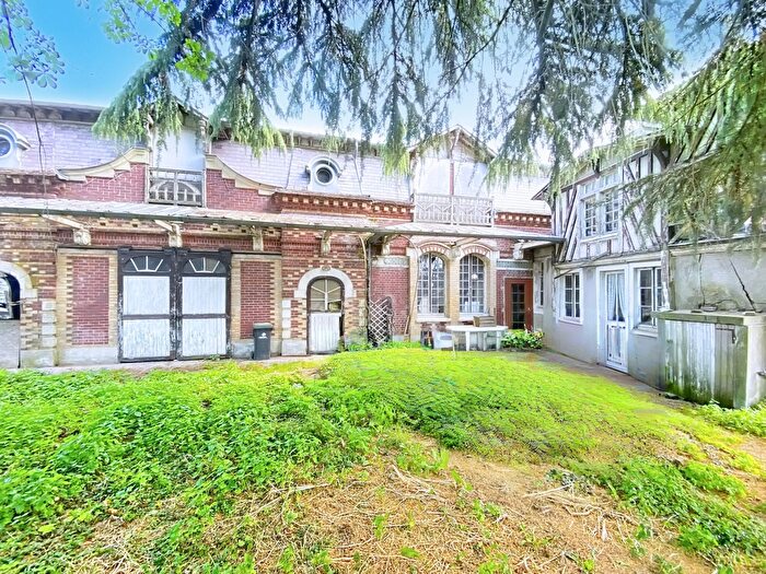 Maison 9 pièces à vendre à Avrechy