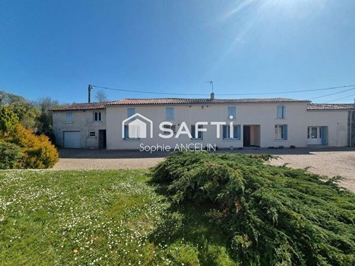 Maison à vendre - Fontaine-Chalendray - 5 pièces - 3 chambres