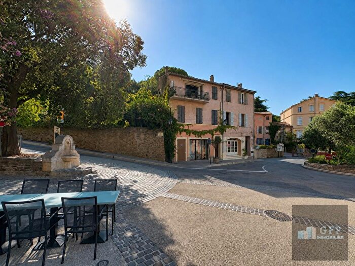 Bormes-les-Mimosas, Centre-ville, Le Pin : Appartement 2 pièces à vendre