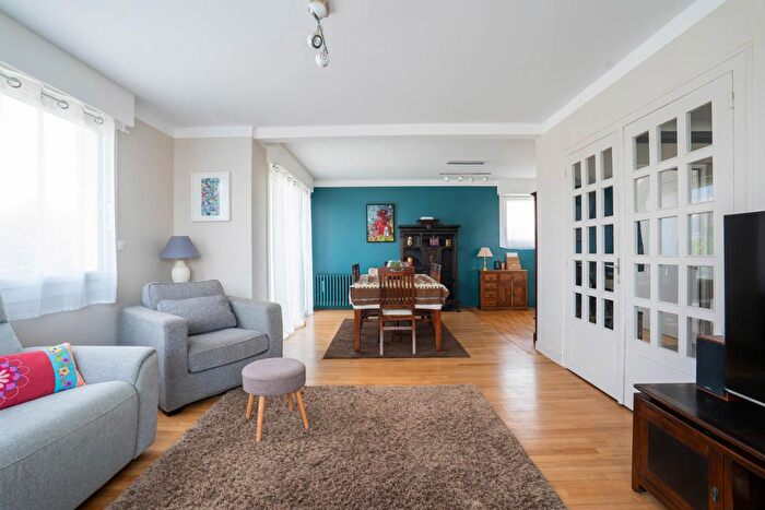 Avrillé, Centre-ville, Ternière : Maison 9 pièces à vendre