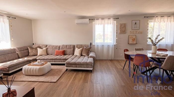 Appartement 5 pièces à Saint-Just-Saint-Rambert, Saint-Just, à vendre