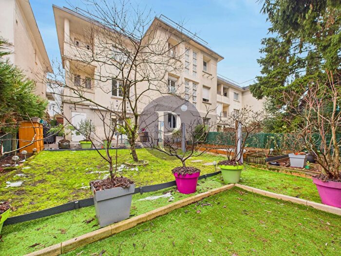 Appartement à vendre - Le Plessis-Robinson, Cité Basse - 4 pièces - 2 chambres