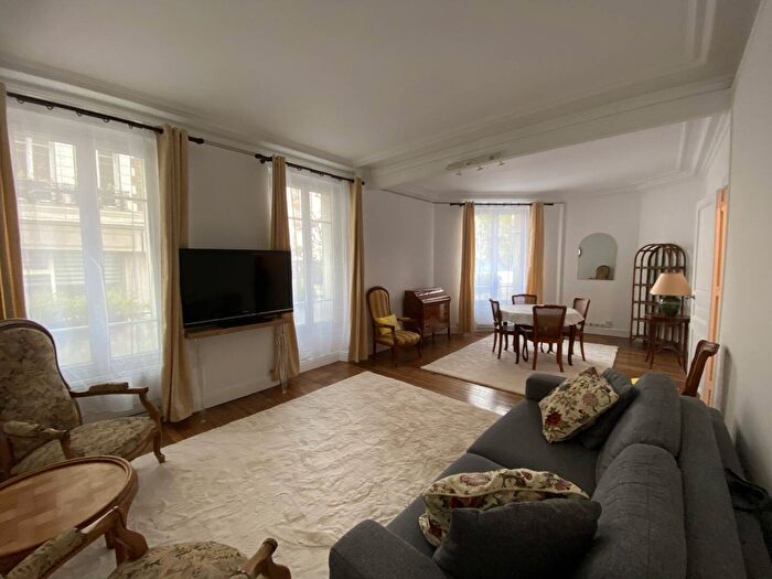 Appartement à louer - Gambetta, Courbevoie - 3 pièces - 2 chambres