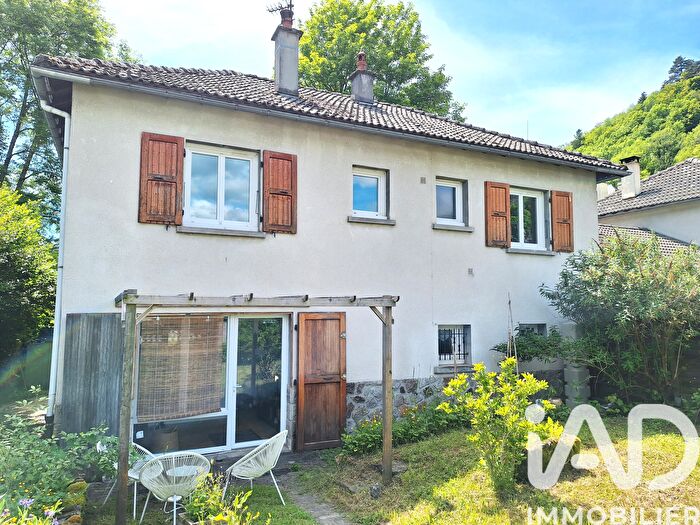 Maison à vendre - Vic-sur-Cère - 7 pièces - 4 chambres
